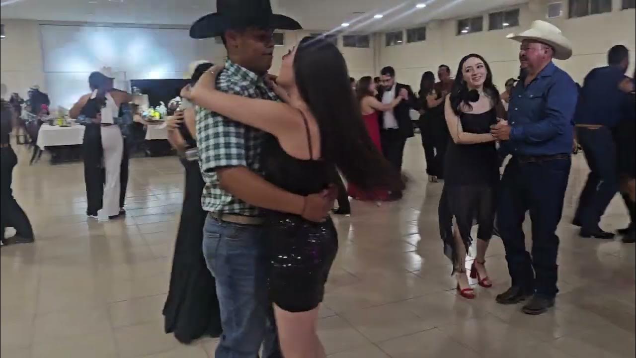 Bailando una Buena Rola y Mirándonos Con Amor. - YouTube