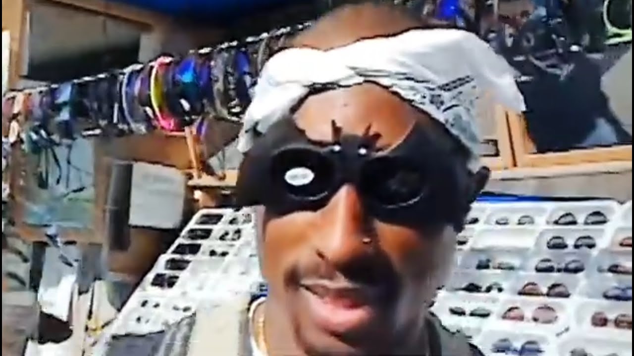 Tupac turns into Batman with style - YouTube