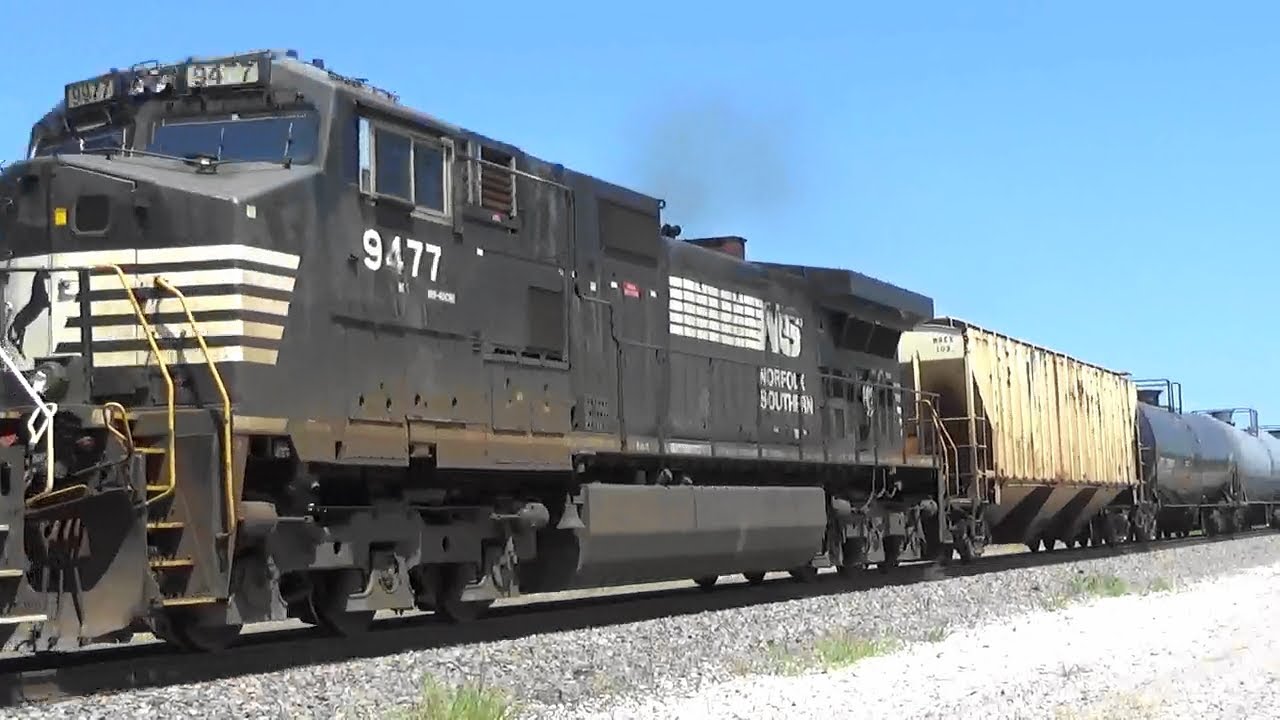 BNSF 3974 Meets BNSF 6638 w/ NS Power, Alpha, IL - YouTube