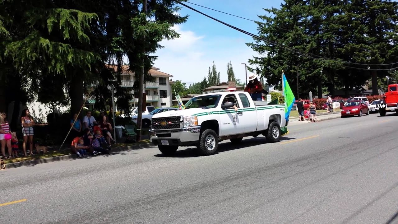 US Forest Service Pickup with Smokey Bear in Parade - YouTube