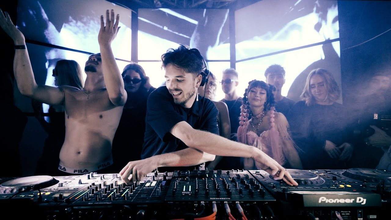 GRAF @ GERMAN UNDERGROUND RAVE (FULL SET) - YouTube