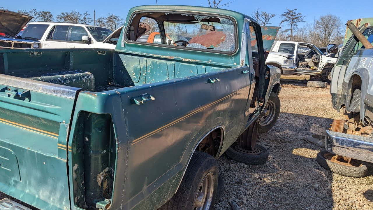 Junkyard 84 Mazda B2000 pick up before and after - YouTube