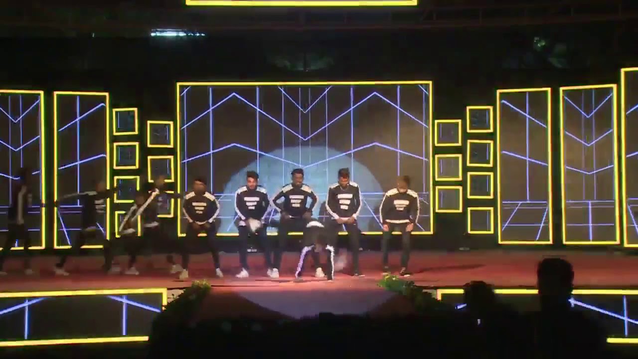 V company dance parul university 2k18 part 1 - YouTube