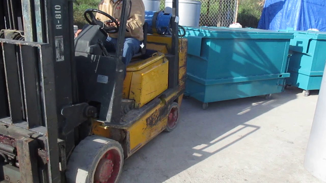 WHR 2CY CONTAINER FRONT LOAD - TOWABLE - YouTube