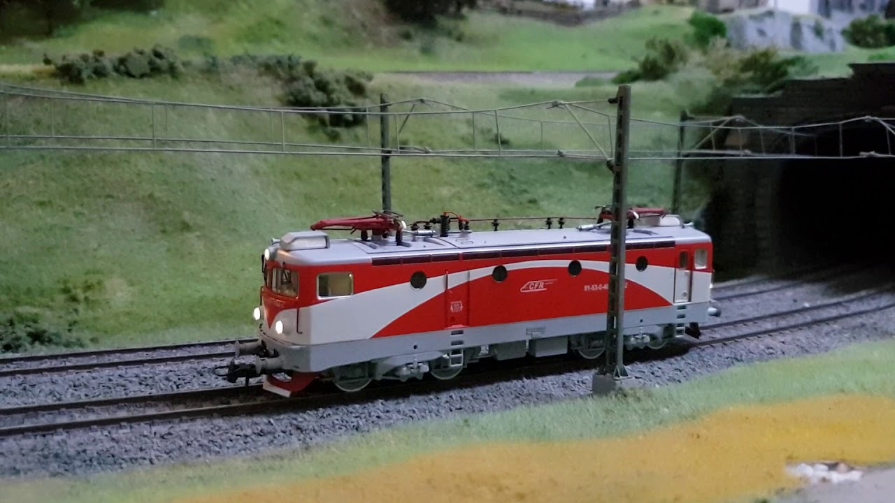 Sunet locomotiva 040 EC, ESU LokSound V4.0 - YouTube