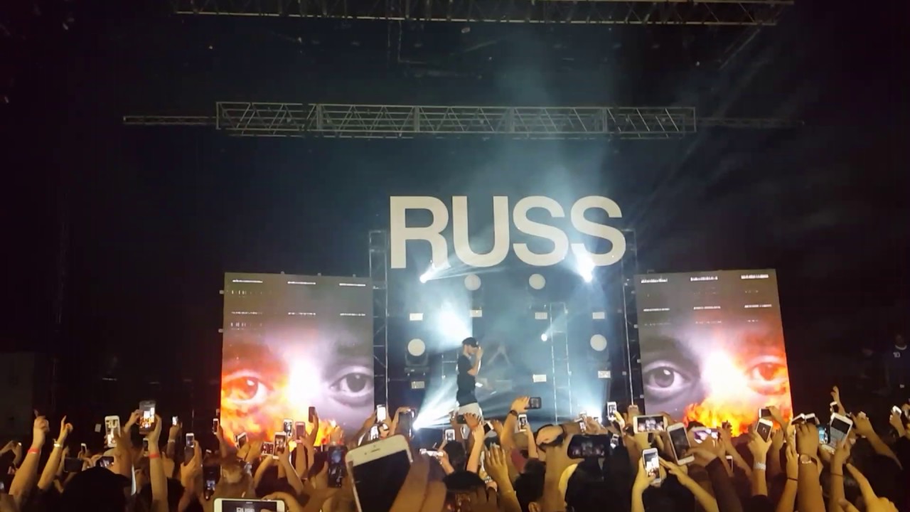 Russ preforming "Losing Control" Jun 23, 2017 @ Houston Revention Music ...