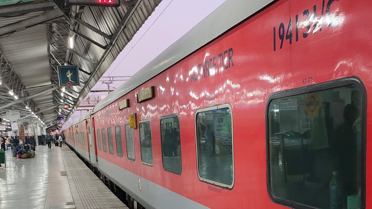 Jammu Mail Train Journey।Delhi to Vaishno Devi। Ambala Cantt -JammuTawi ...