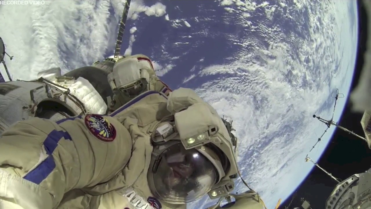 Fake Space / Earth & Clouds - YouTube