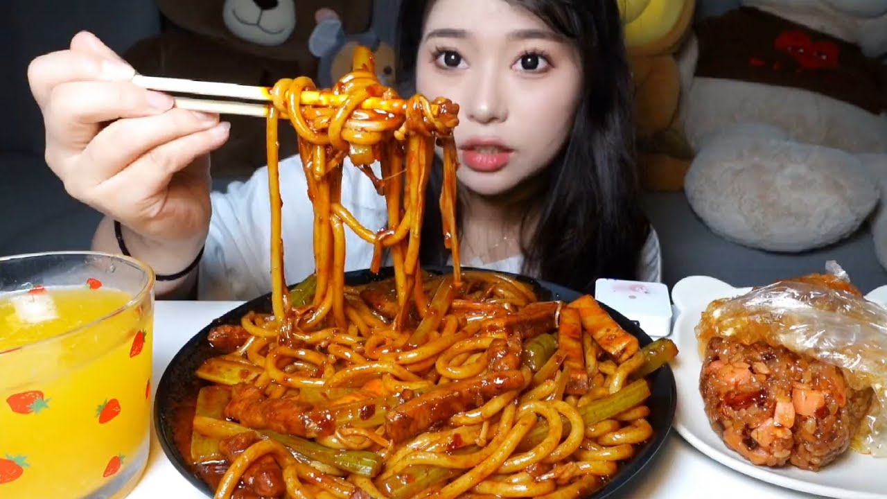 Eat a full portion of spicy fried rice noodles & glutinous rice | Spicy fried rice eating ...