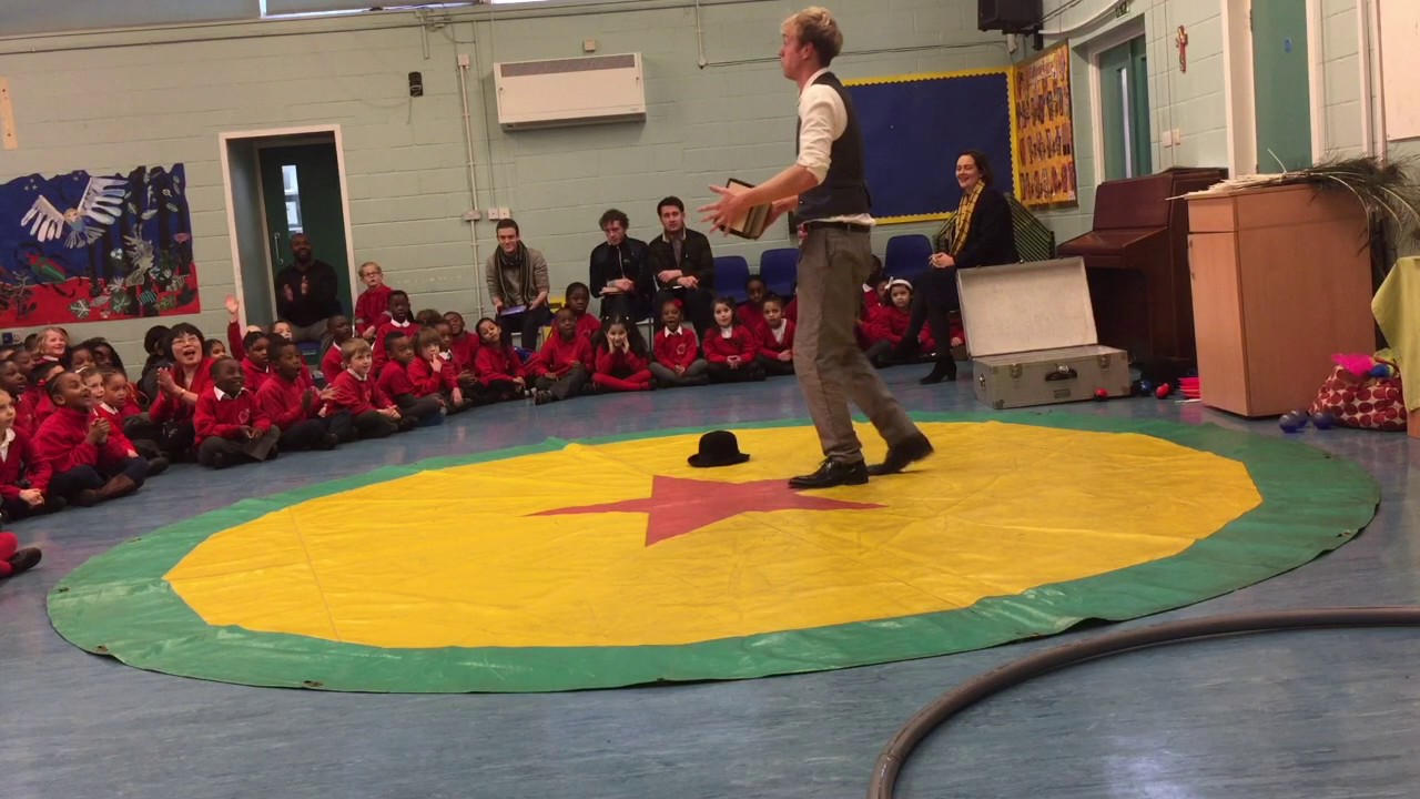 Primary School Circus workshops and circus performance - YouTube