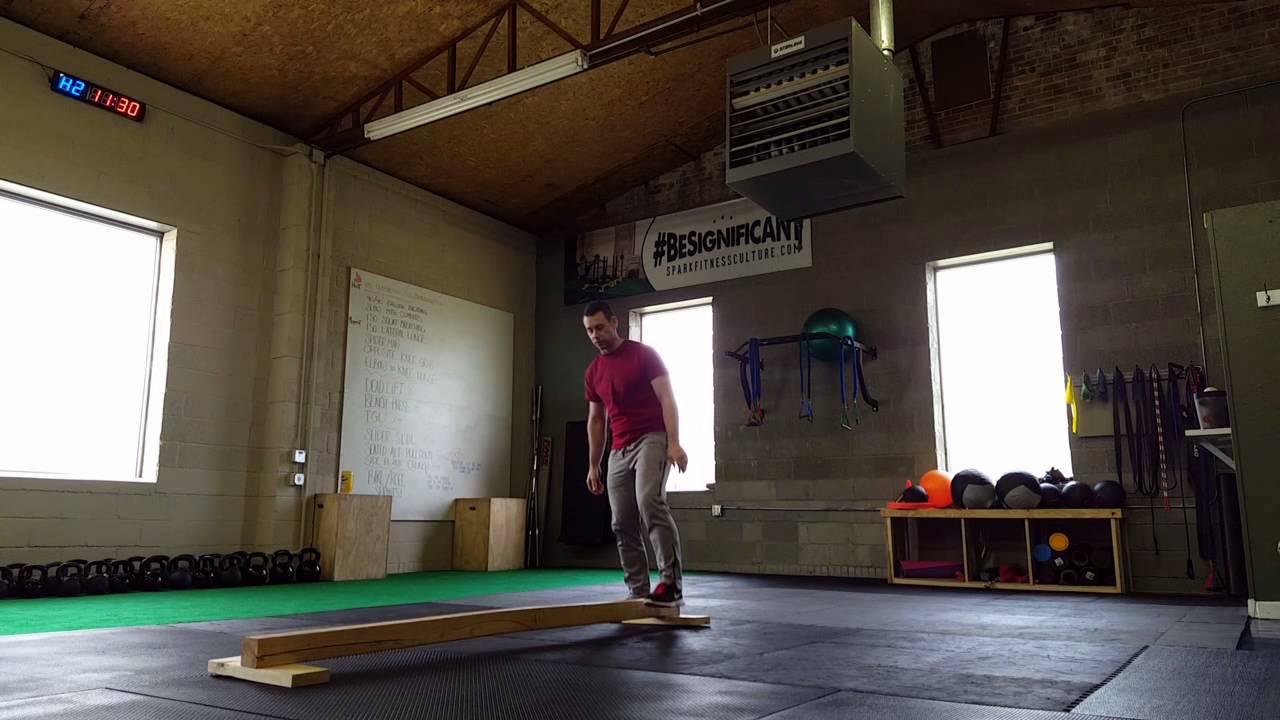 Teaching Lunges To Kids - YouTube