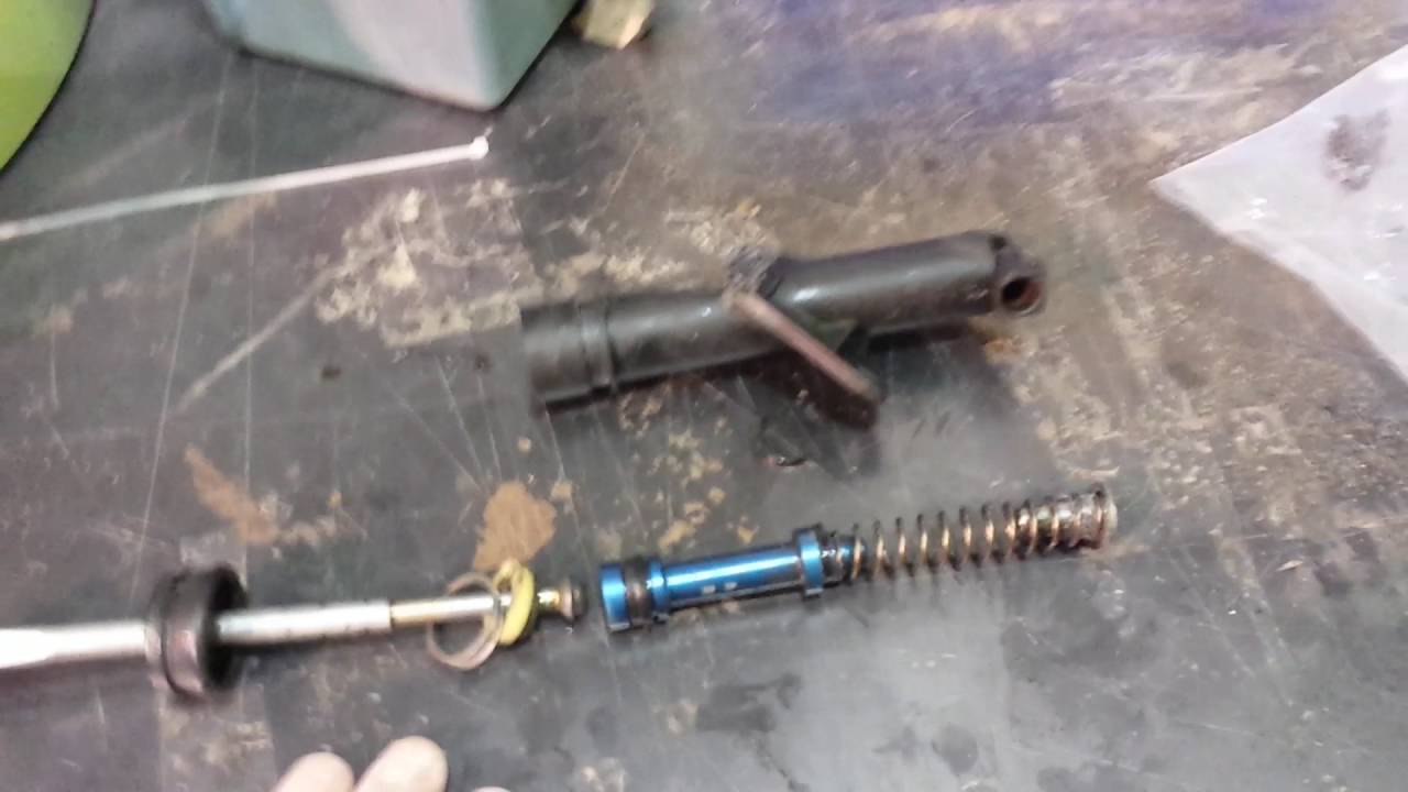 How a LS1 Camaro clutch master cylinder works - YouTube