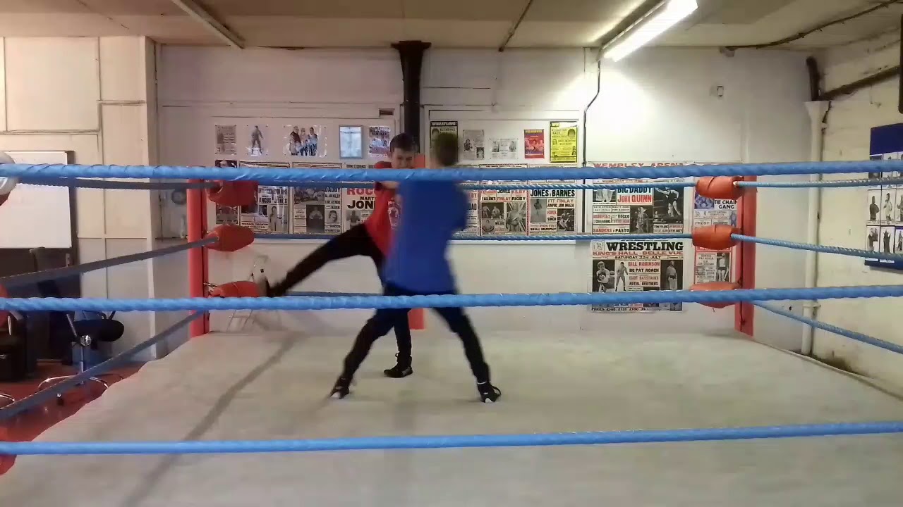 Thomas Billington & Mark Billington Training - YouTube