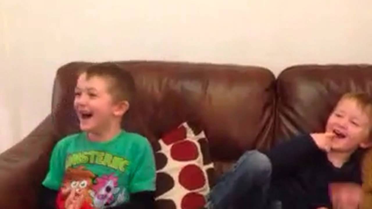 Kids Cracking Up Laughing - YouTube