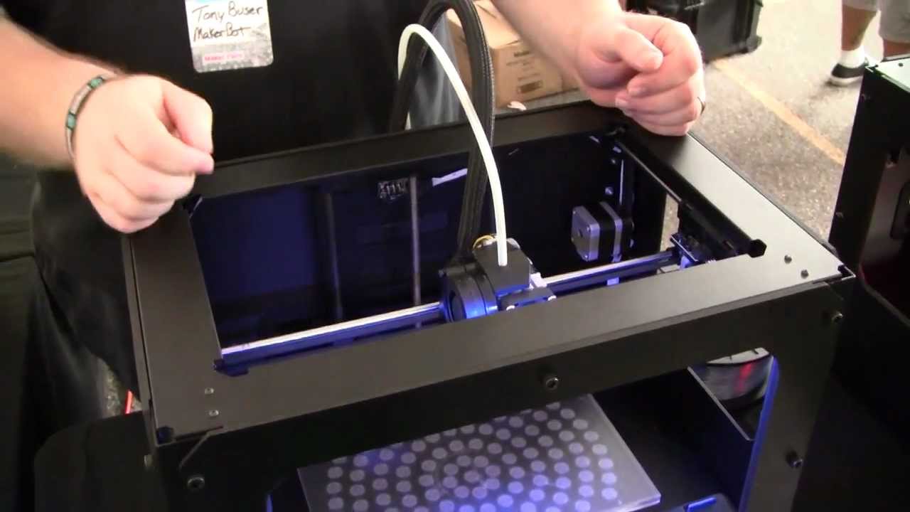 Maker Faire 2012 New York - Attack of The 3D Printer Bots - YouTube