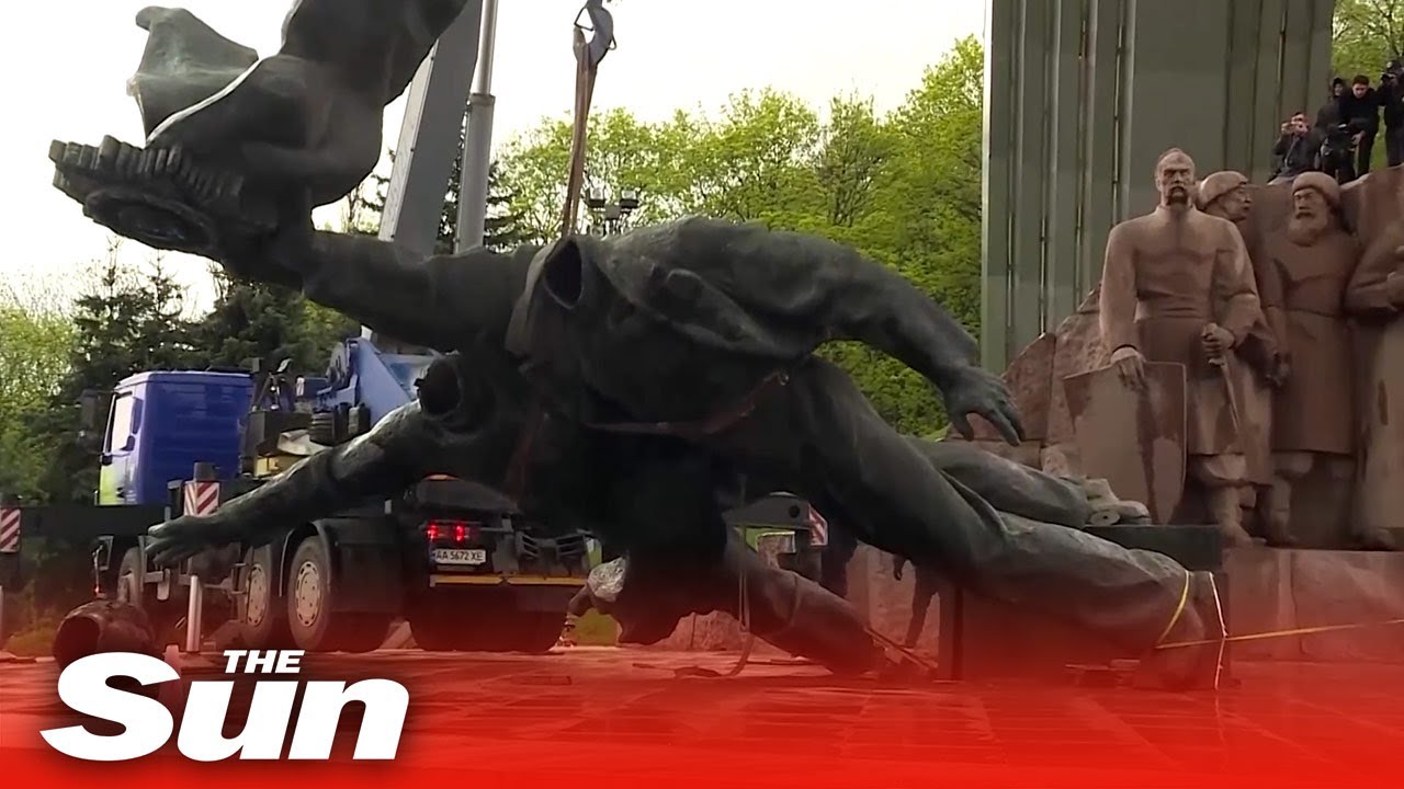 Kyiv tears down Ukraine-Russia 'friendship statue' after Putin's ...