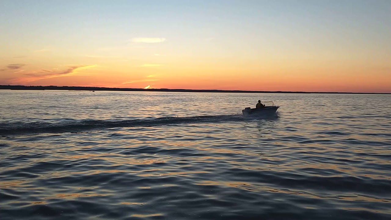 14 ft boat on lake Simcoe 1 - YouTube