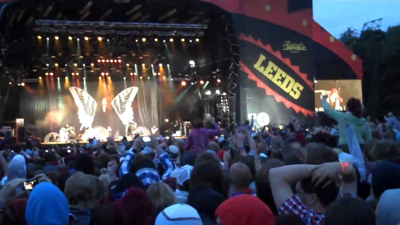 Leeds Festival 2010 - Paramore - Ignorance Live - YouTube