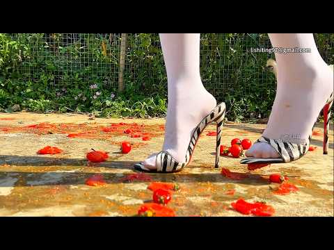 127期Two pairs of high-heeled sandals crushed cherry tomatoes