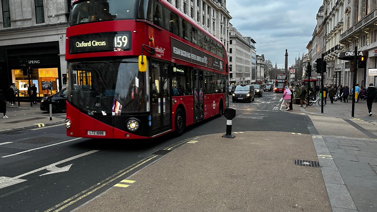 London vibe in one minute - YouTube