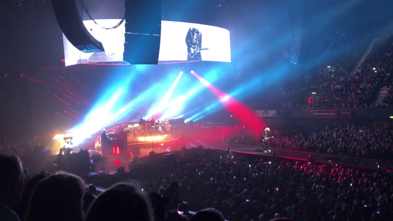 Queen live - Wembley 2017 - YouTube