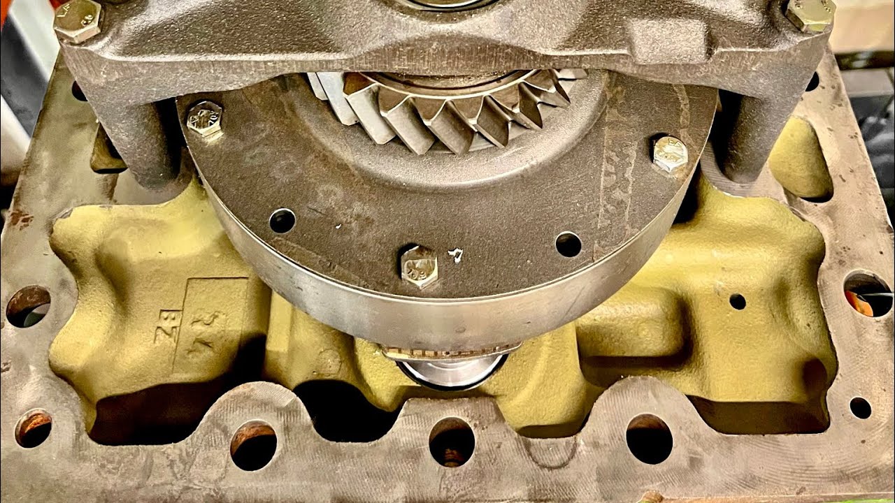 John Deere 6 Series 540/1000 RPM PTO - YouTube