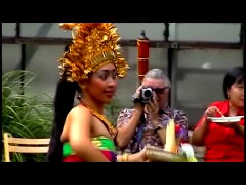 Sang Penari - YouTube
