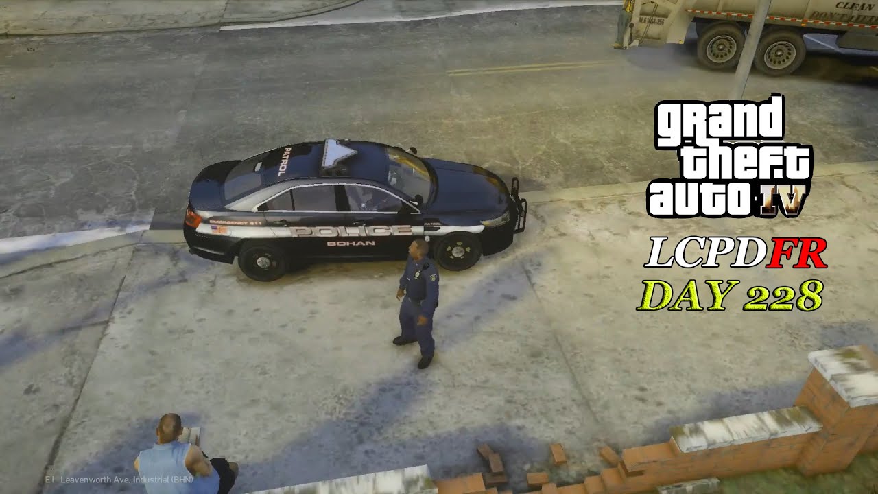 LCPDFR 1.0d - Day 228 - Ford Taurus Patrol - Man with a Gun - YouTube