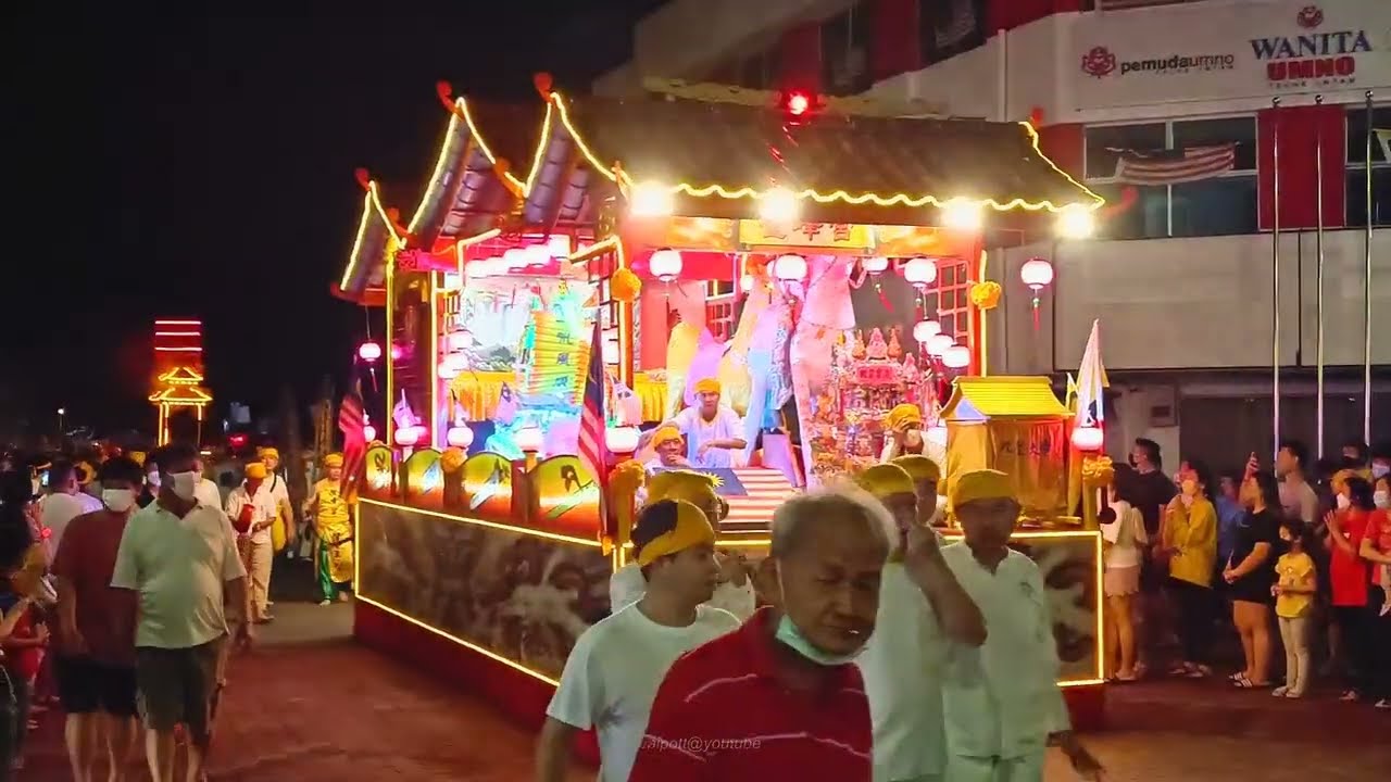 Procession from Sheng Fong Kong Temple - YouTube