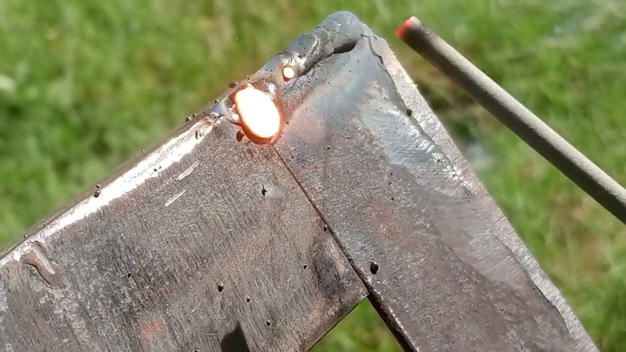 only a few know the welding techniques for thin angle iron - YouTube