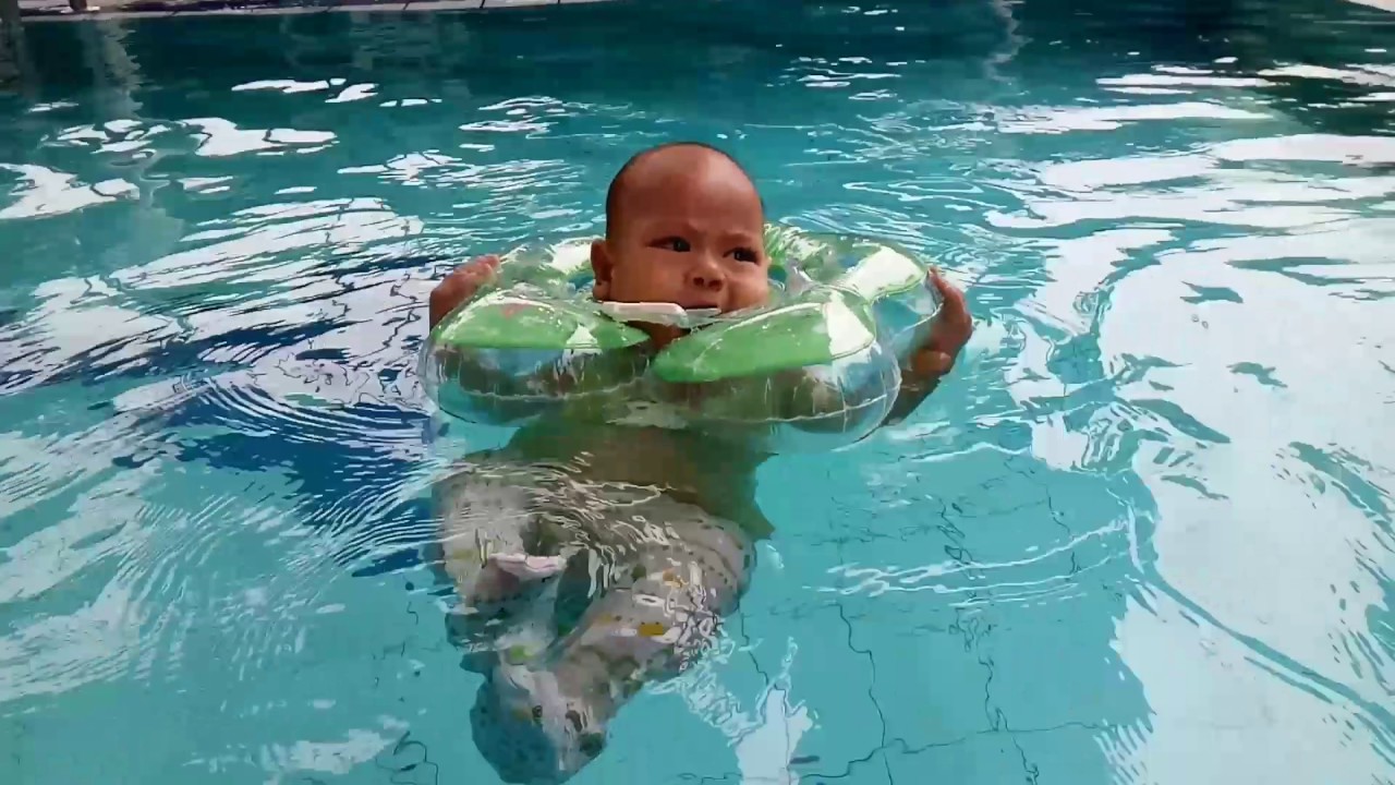 Baby swimming - YouTube