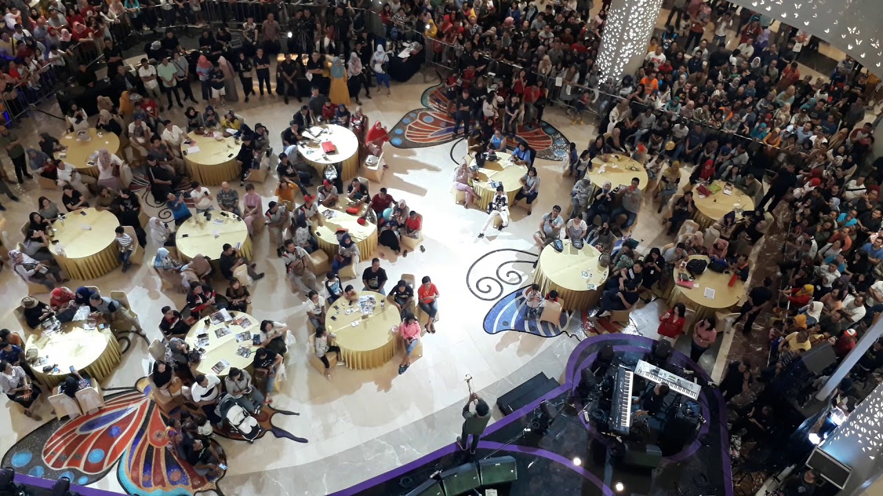 Live music TRANSMART cibubur...have fun guys... - YouTube