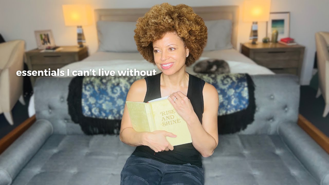 My latest essentials (simplified living) - YouTube