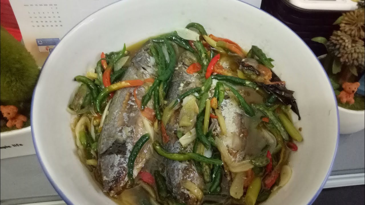 CARA MASAK IKAN GEMBUNG REBUS TUMIS PEDAS. - YouTube