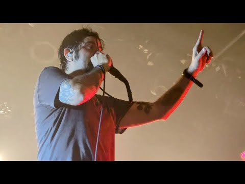 Watch DEFTONES Pull Out Classics For Secret Show In Brooklyn