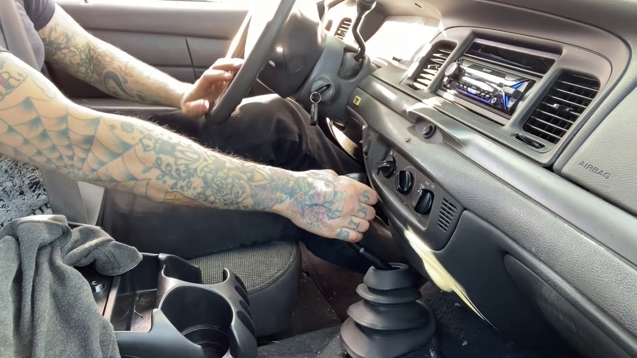 1st to 3rd pull in the 5 speed crown Vic - YouTube