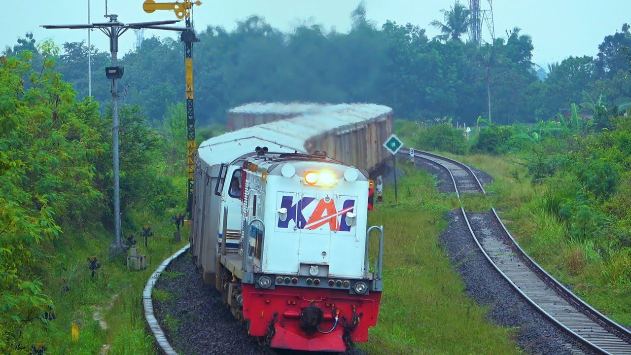 Kereta Api Pulp, Kereta PT. TEL, Melewati Tanjakan. - YouTube