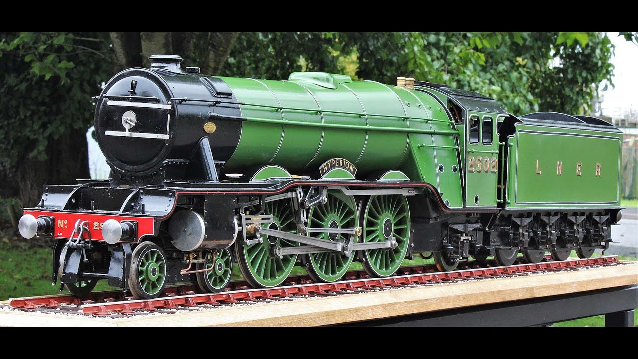 3 1/2 inch gauge LNER A3 Pacific "Hyperion" - YouTube