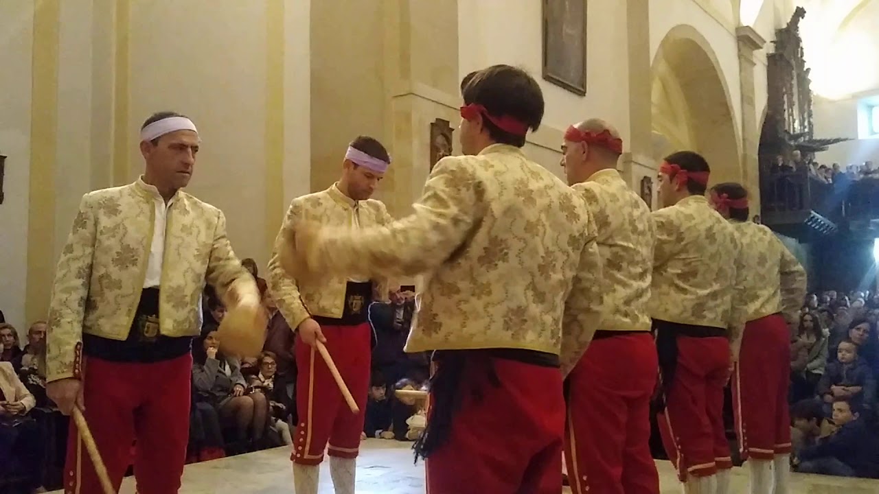 Danzas del paloteo de San Leonardo - YouTube