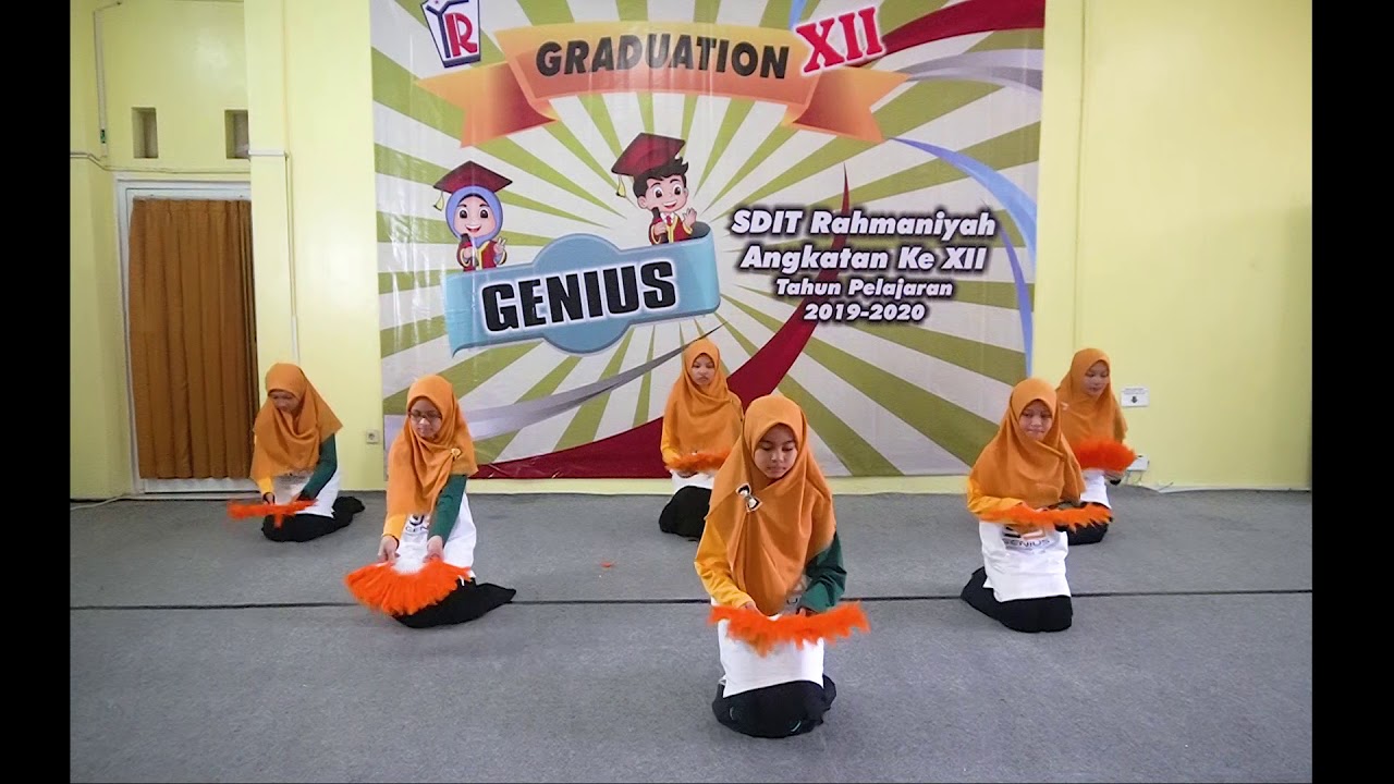 Tari Mappa Dendang Prosesi Kelulusan dan pelepasan siswa/i SDIT ...