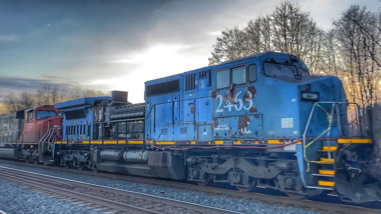 (4K!) IC BLUE DEVIL 2463!! Horn Salute! CN M314 at Bloomington GO ...