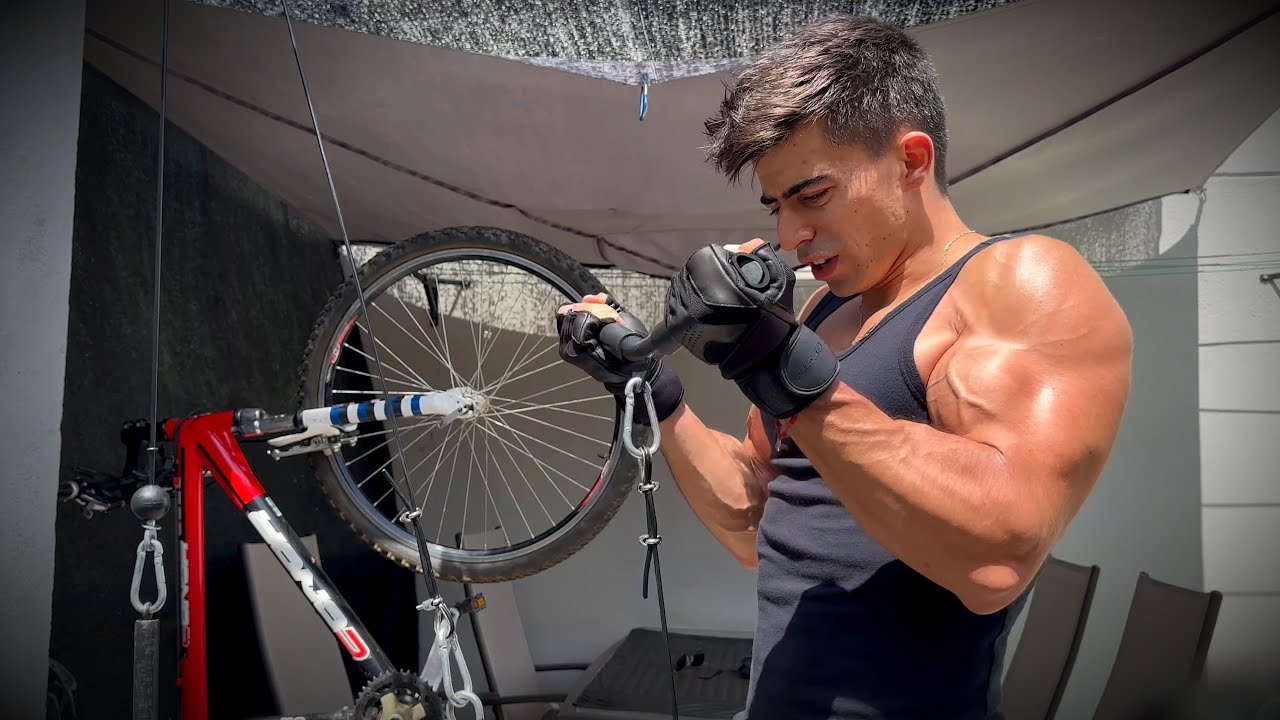 young bodybuilder showing his pumped muscle | flexing | muscle worship ...