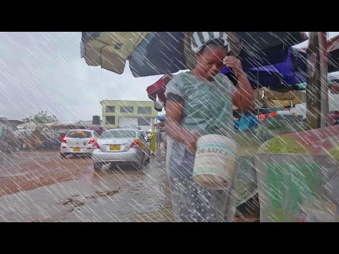HEAVY RAINS PREVENT AFRICA MARKET BUSINESS || AFRICAN WALK VIDEOS
