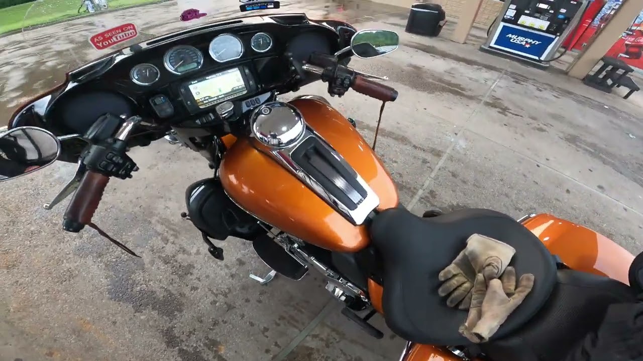 RAIN PLAYING TRICK ON MOTORCYCLE RIDER - YouTube