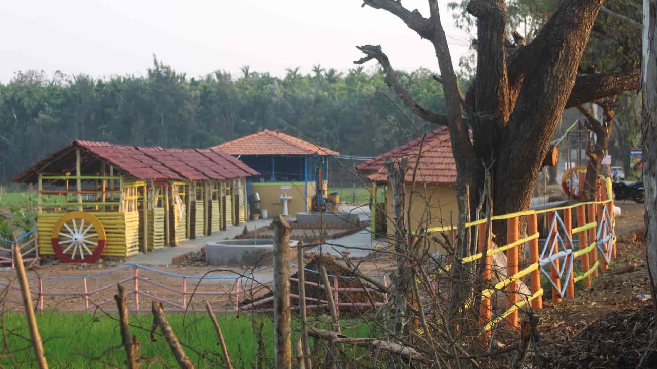 Tasting Famous Sakkarebil Fish At AMMA FISH LAND Shimoga | Must Try ...