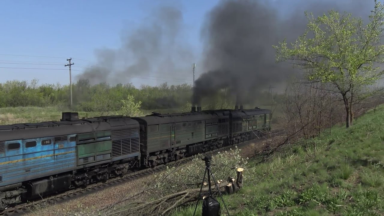 RUSSIAN BEAR. Diesel locomotive that was ahead of time - YouTube