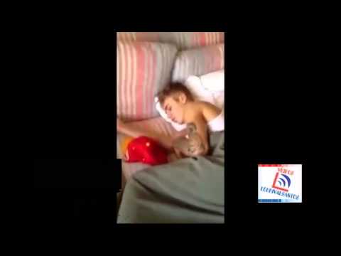 FLAGRANTE SEM CORTES: JUSTIN BIEBER PEGO COM SENHORA NO MOTEL