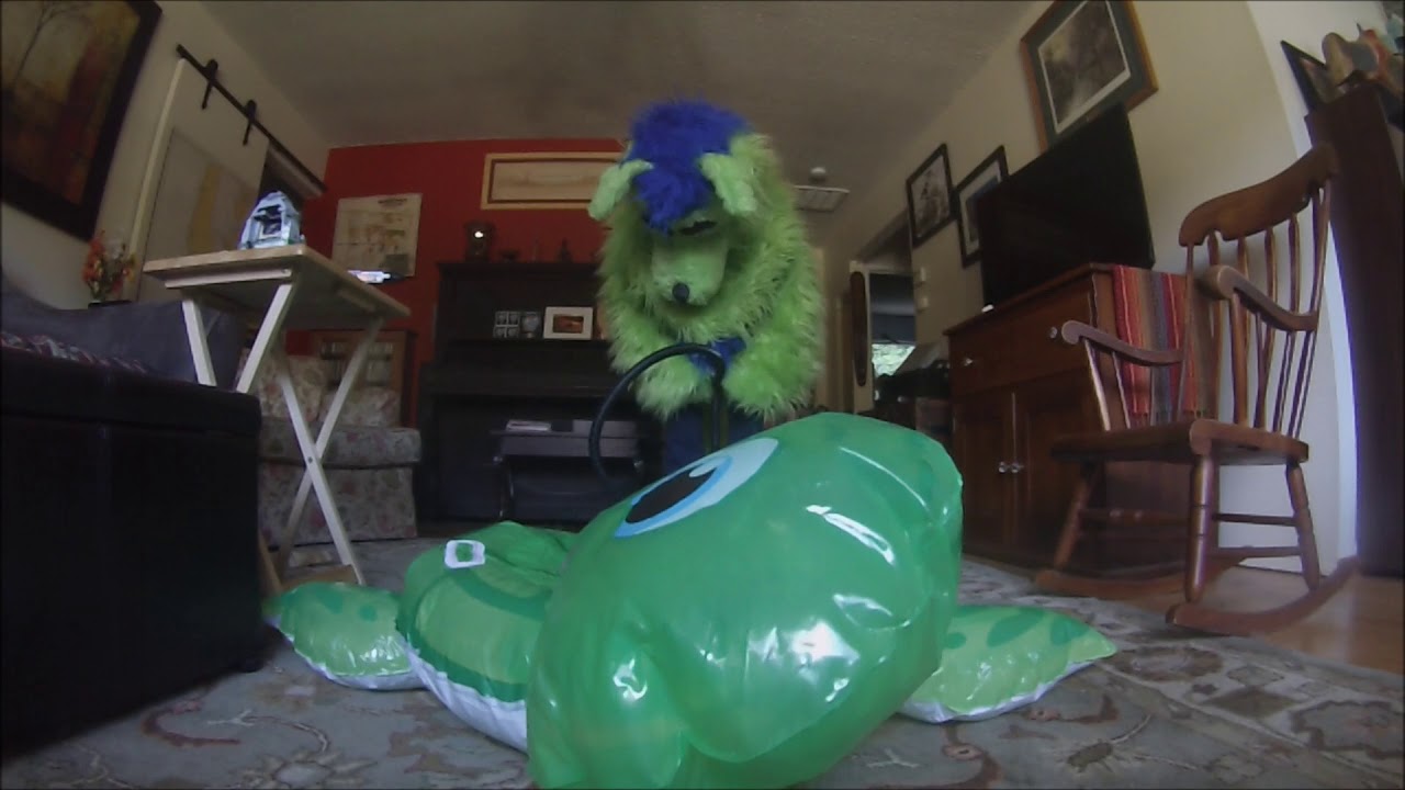 Inflating and reviewing my Inflatable Bestway Sea Turtle - YouTube