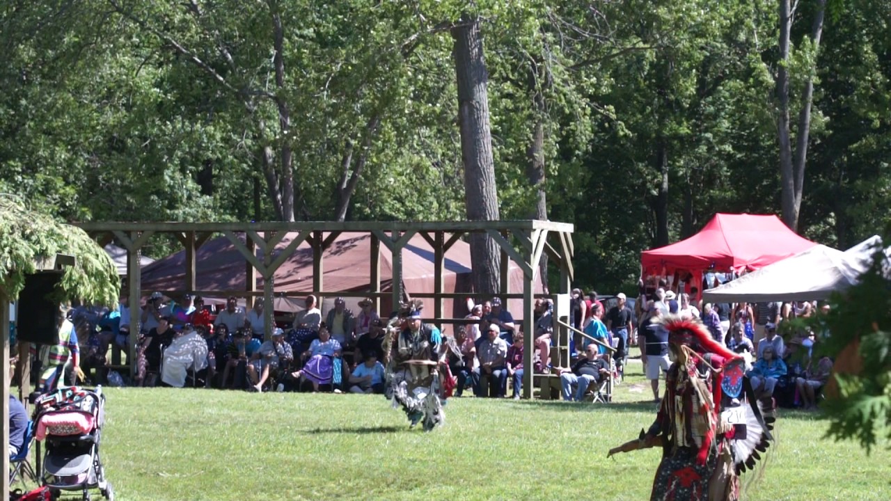 Mens Traditional Kettle Point Powwow 2017 - YouTube