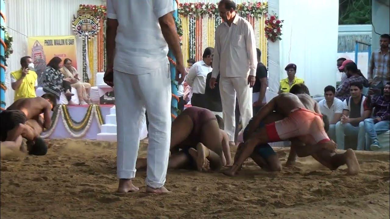 Foolwalon ki sair ka dangal 00018 - YouTube